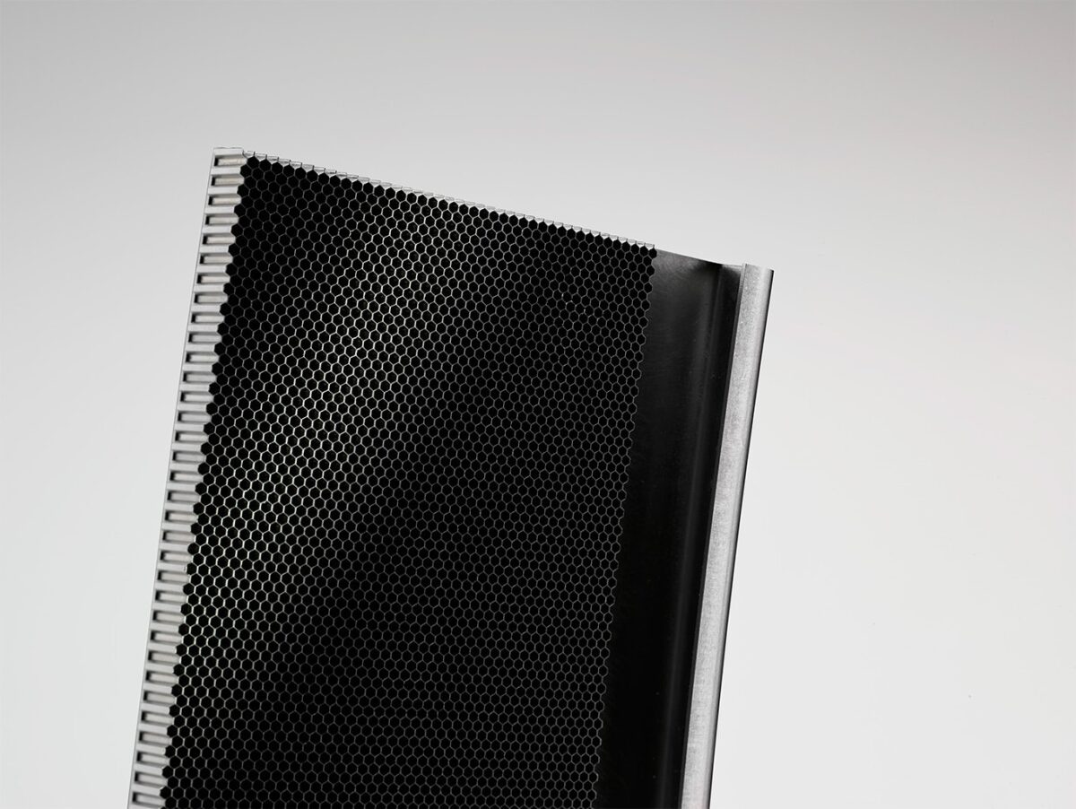 EDM for the erosion of honeycomb structures in aeronautics